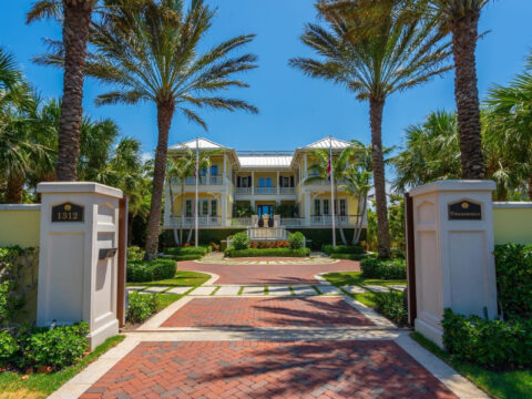 Casey Key Homes for Sale | Luxury Waterfront Real Estate